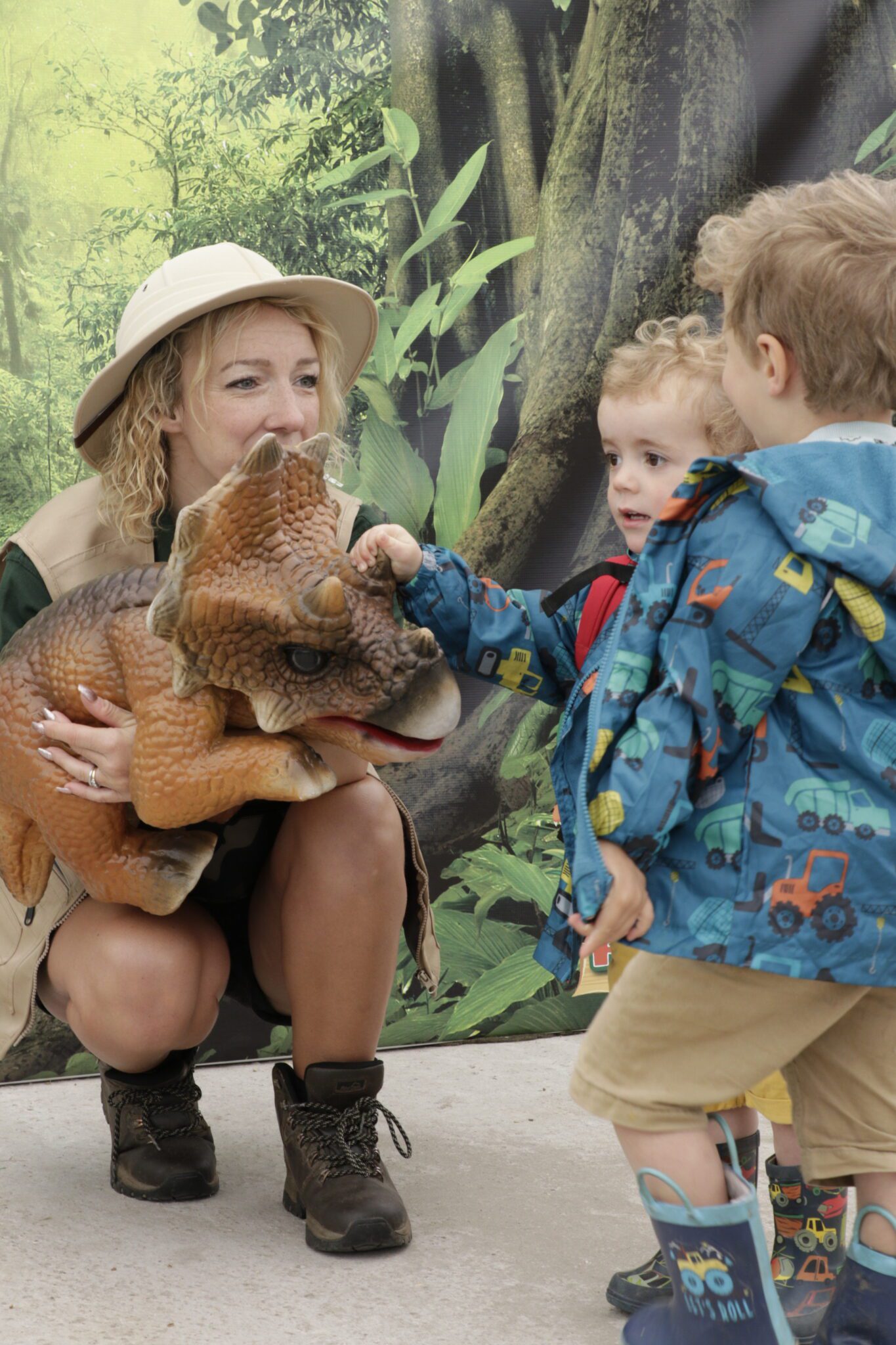 Little Owl Farm Park | Family Day Out, Animal Encounters & Activities
